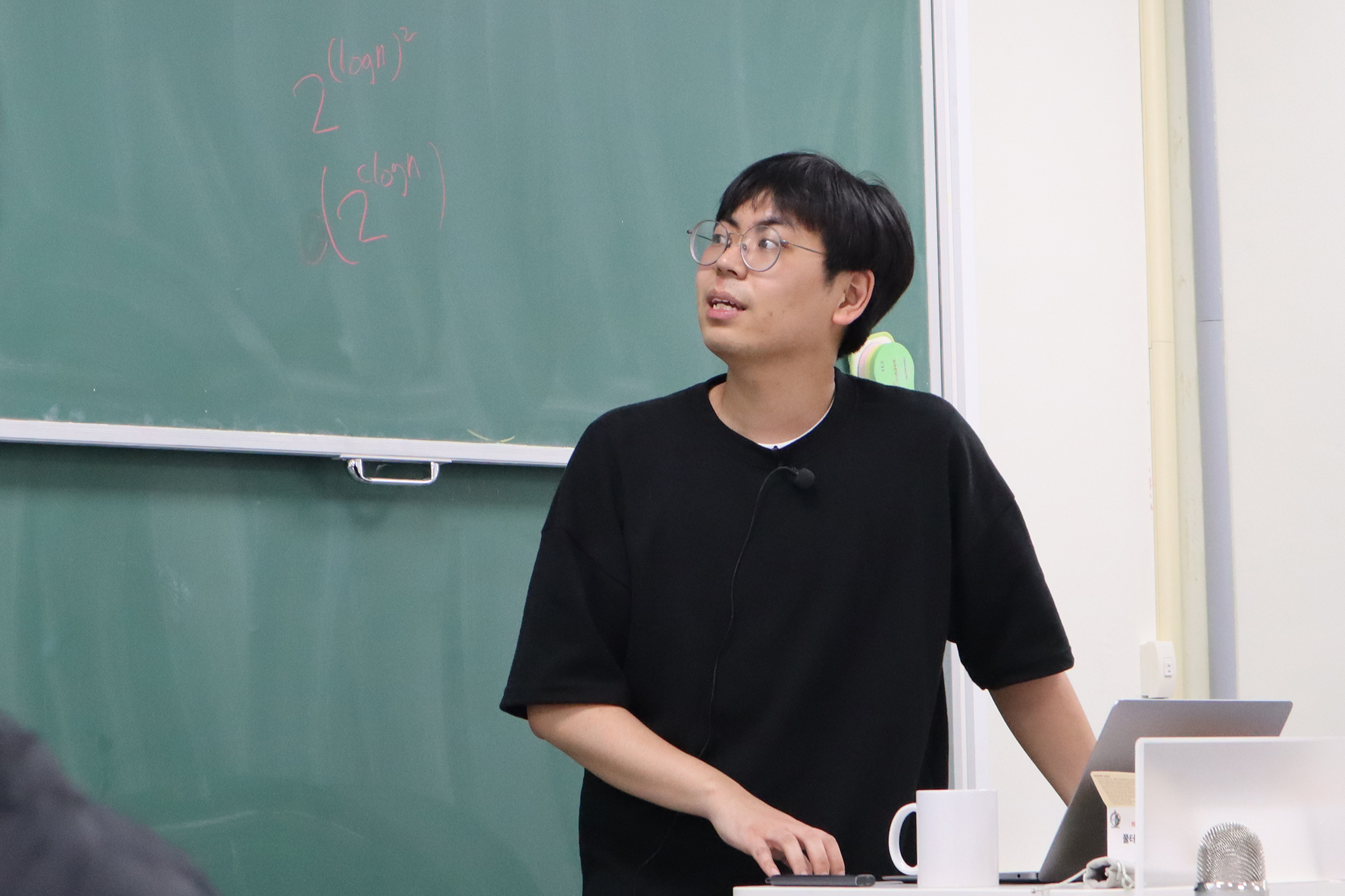 Jiseung Kim (김지승) talked about the hardness and concrete security in ...