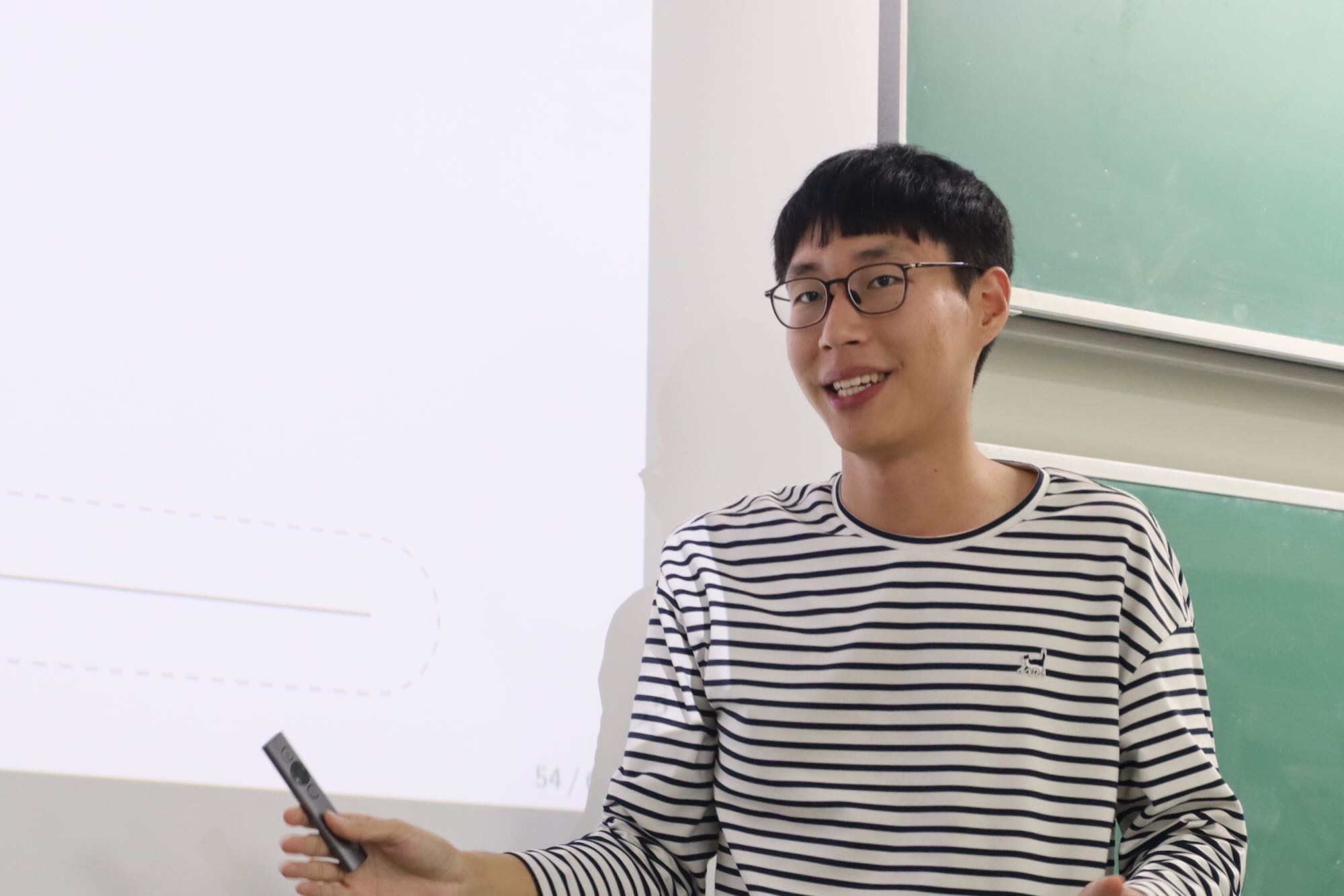 Mujin Choi (최무진) gave a talk on unavoidable induced minors in graphs of large tree-independence ...